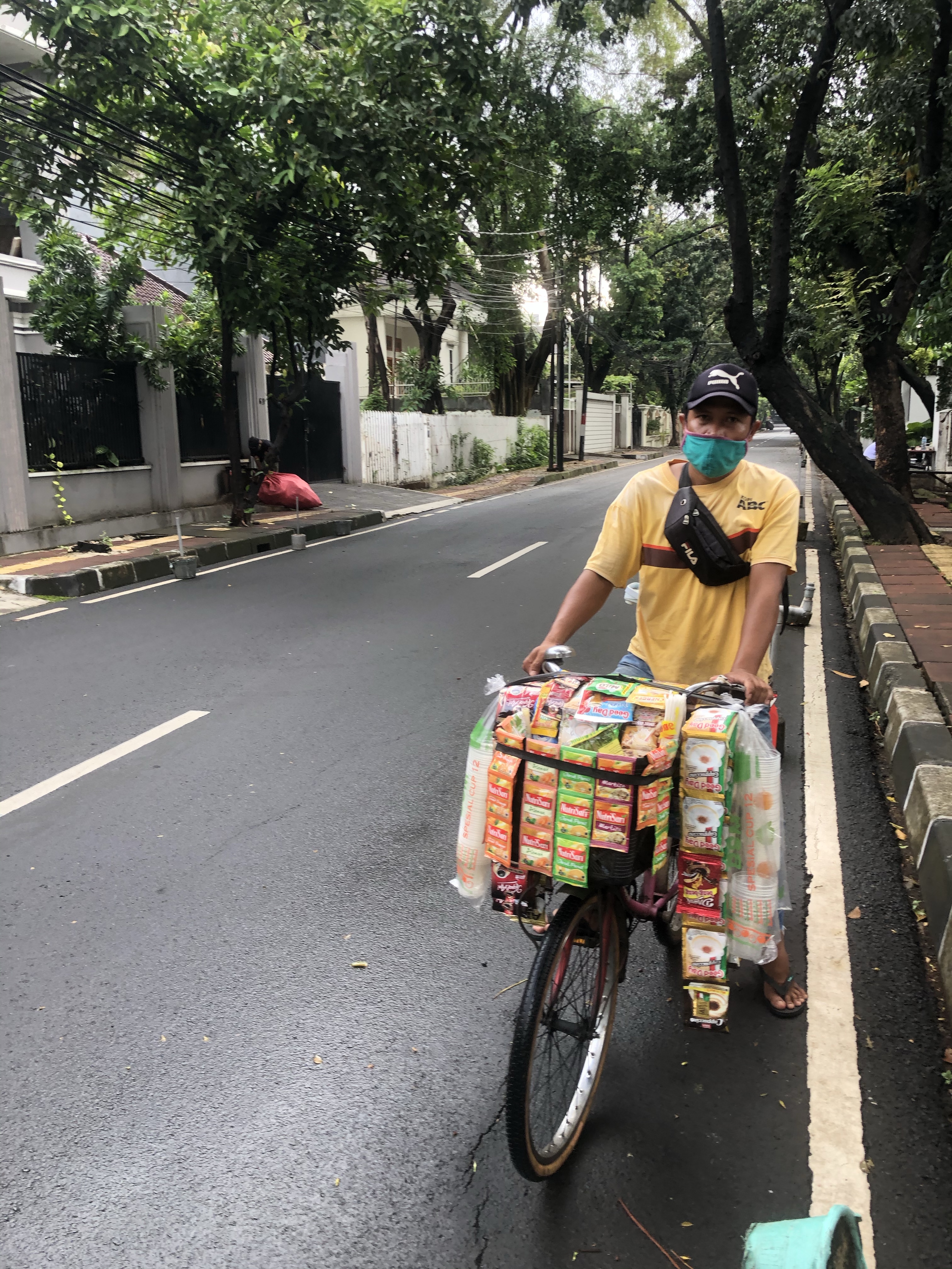 Cerita Pinggir Jalan dari Penjaja Starling – IBeNimages & Words